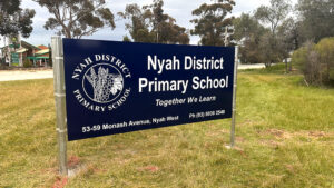 Custom Design & Manufactured School Signs Ph:(03) 5033 1124